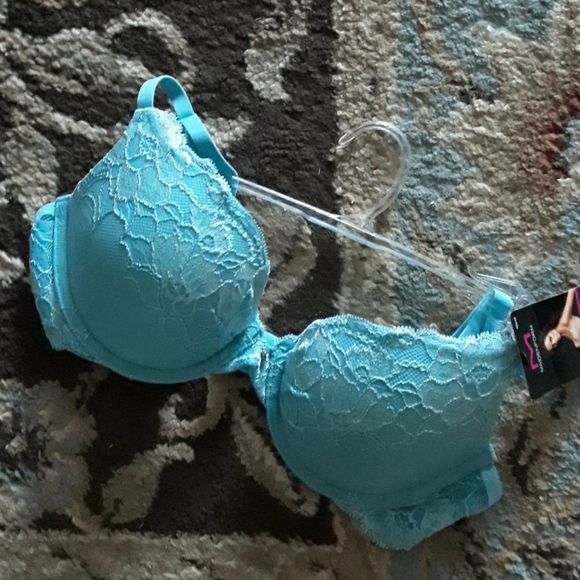 Maidenform | Intimates & Sleepwear | Maidenform Gorgeous Bra | Poshmark